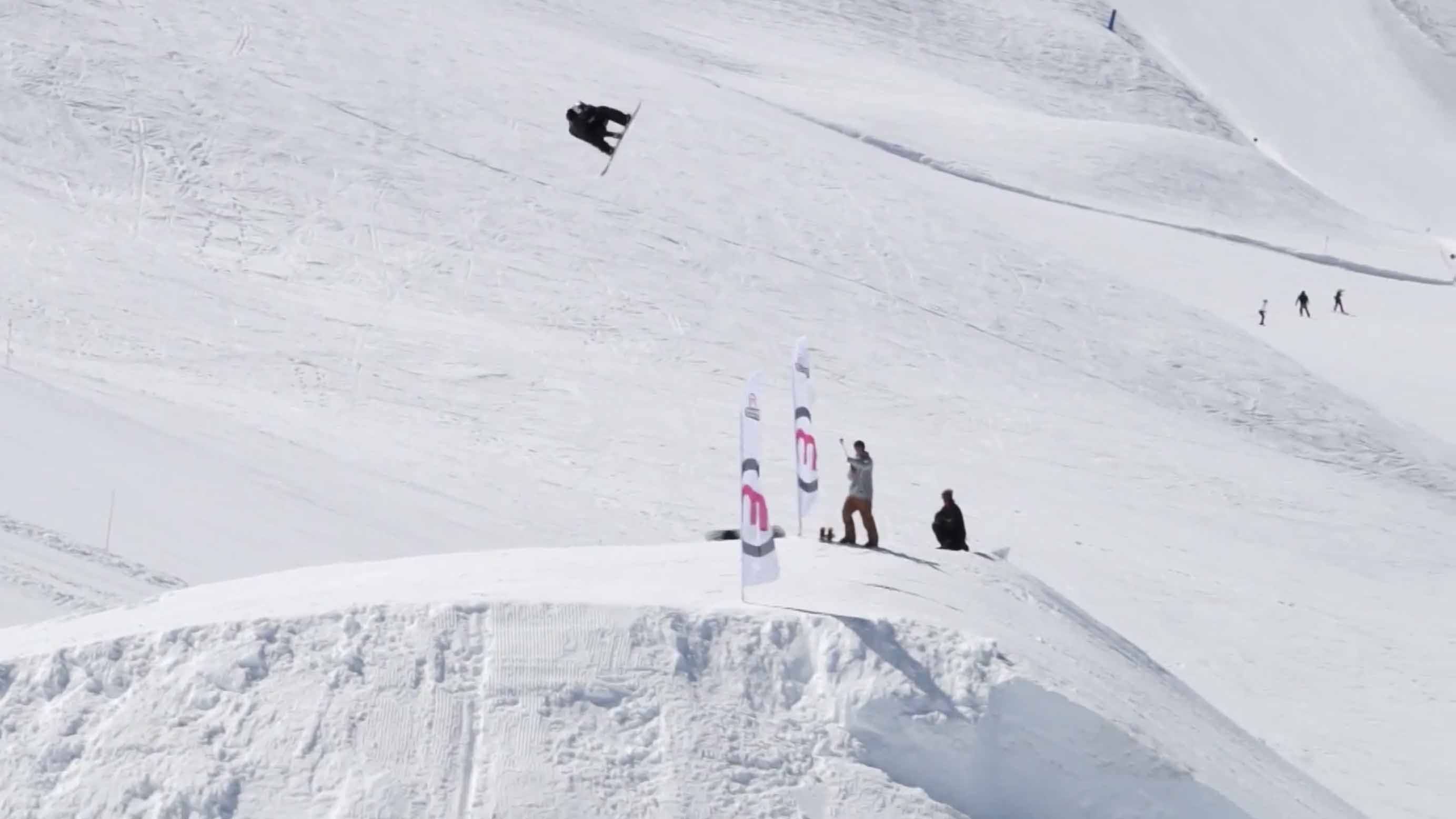 Backside 1800° Quadruple Cork Billy Morgan | スノーボーディング WEBメディア SBN ...